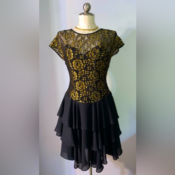 Late Edition | Dresses | Late Edition Ltd Dress Size 8 6 | Poshmark